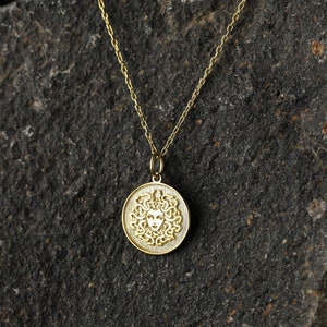 14k Gold Medusa Necklace, Personalized Medusa Pendant, Medusa Mythology ...