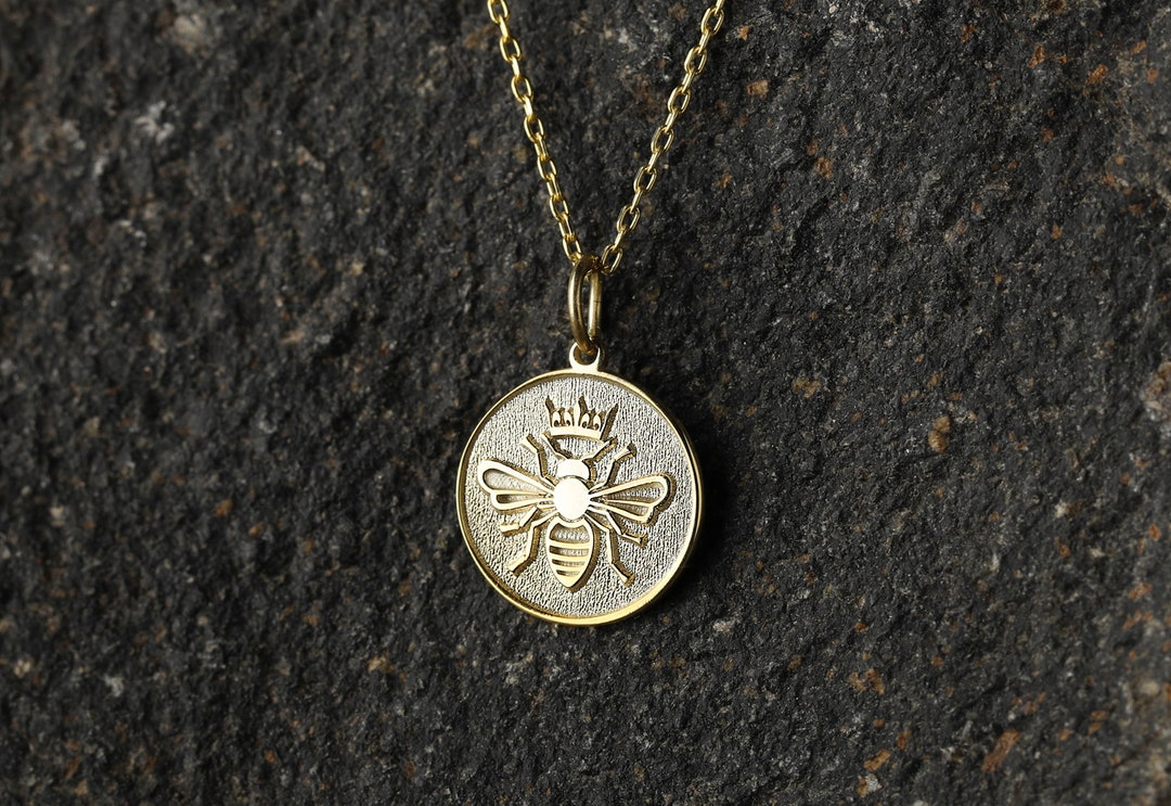 14k Gold Queen Bee With Crown Necklace, Personalized Queen Bee Pendant ...
