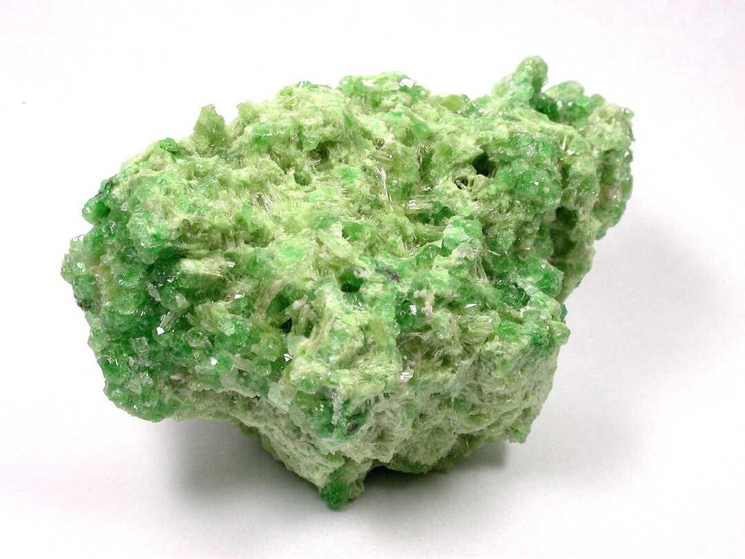 Chrome Grossular Garnet Cluster – Rare Green Crystals From Canada - Etsy