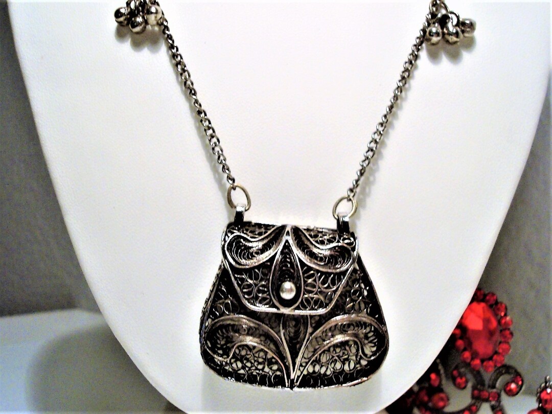 Vintage Silver Plated Filigree Purse Locket Pendant Necklace - 35 ...
