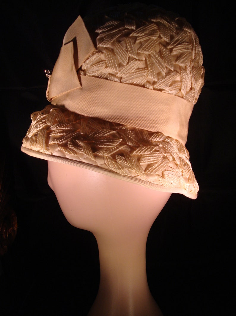 Vintage STRAW-FABRIC CLOCHE Stunning Weaved Straw-fabric - Etsy