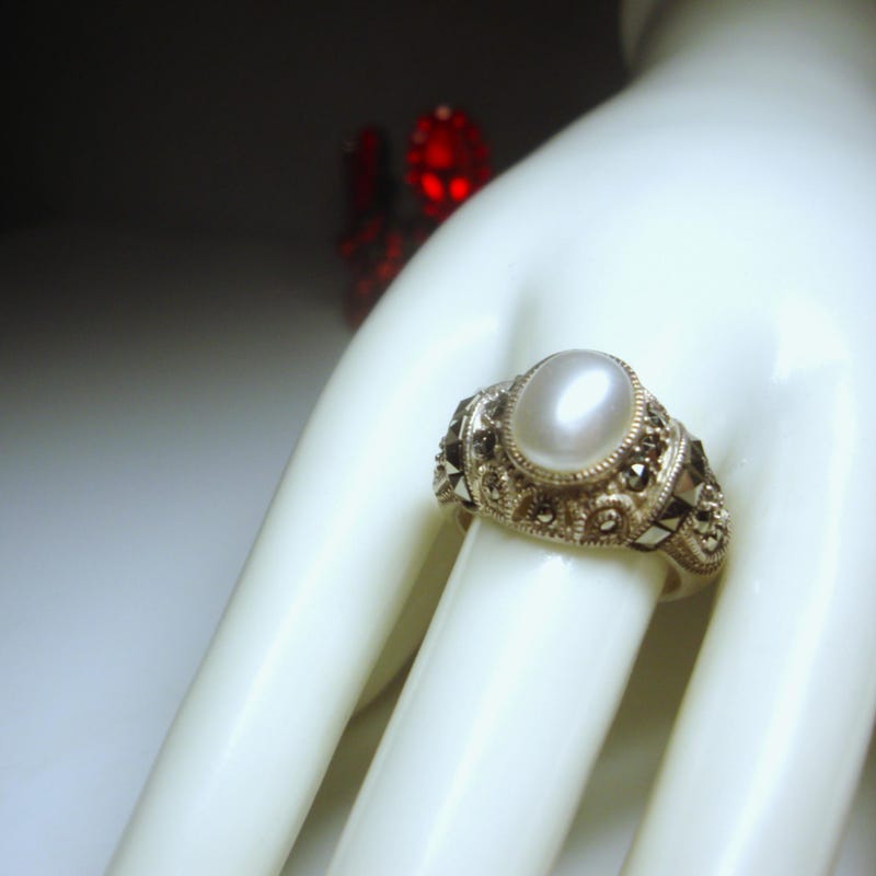 TheRedCrownBoutique - Etsy