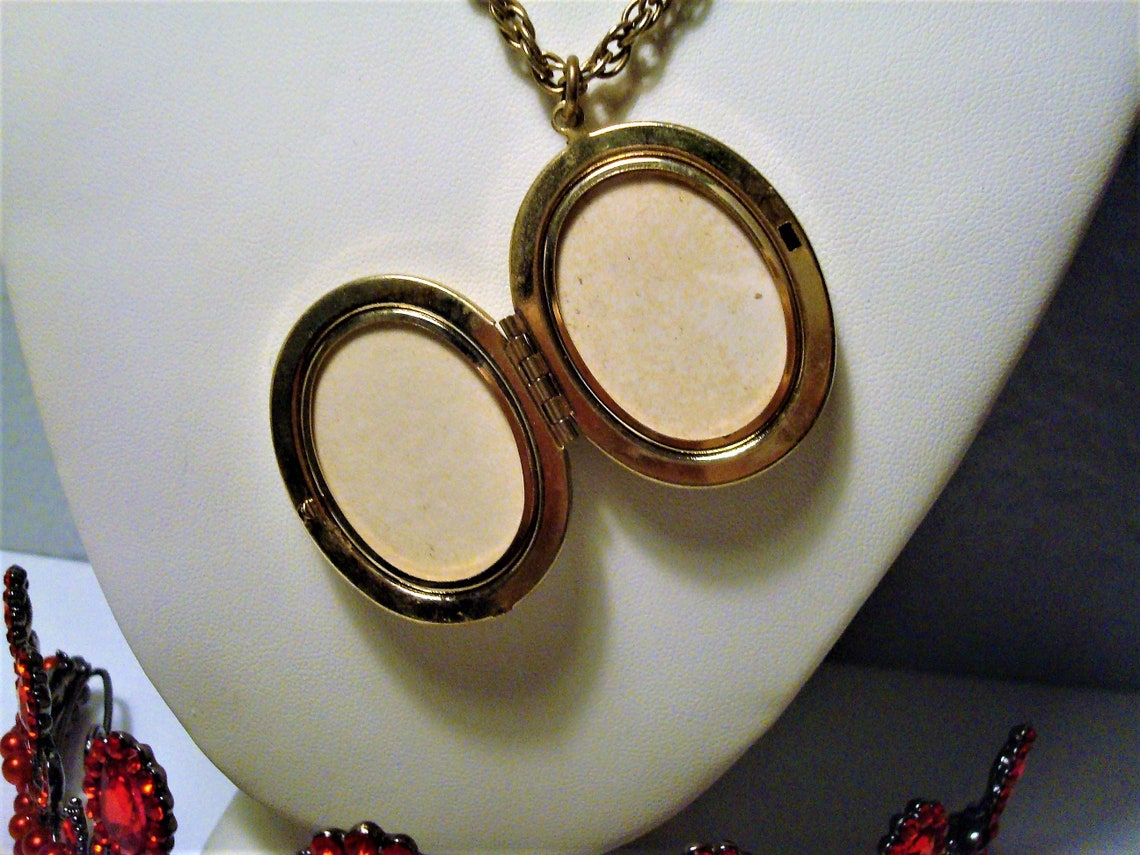 Vintage PEACOCK GUILLOCHE LOCKET Large White Enamel - Etsy