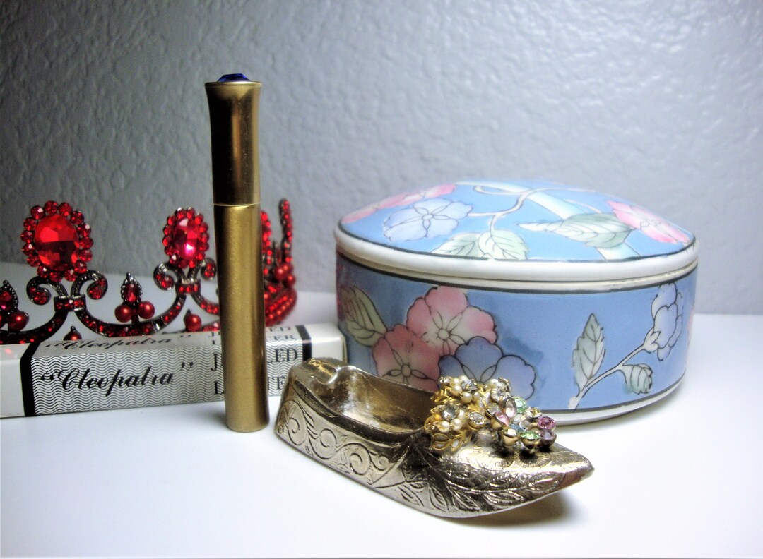 Vintage Working CLEOPATRA LIGHTER & ACCECSSORIES - Working Cleopatra ...