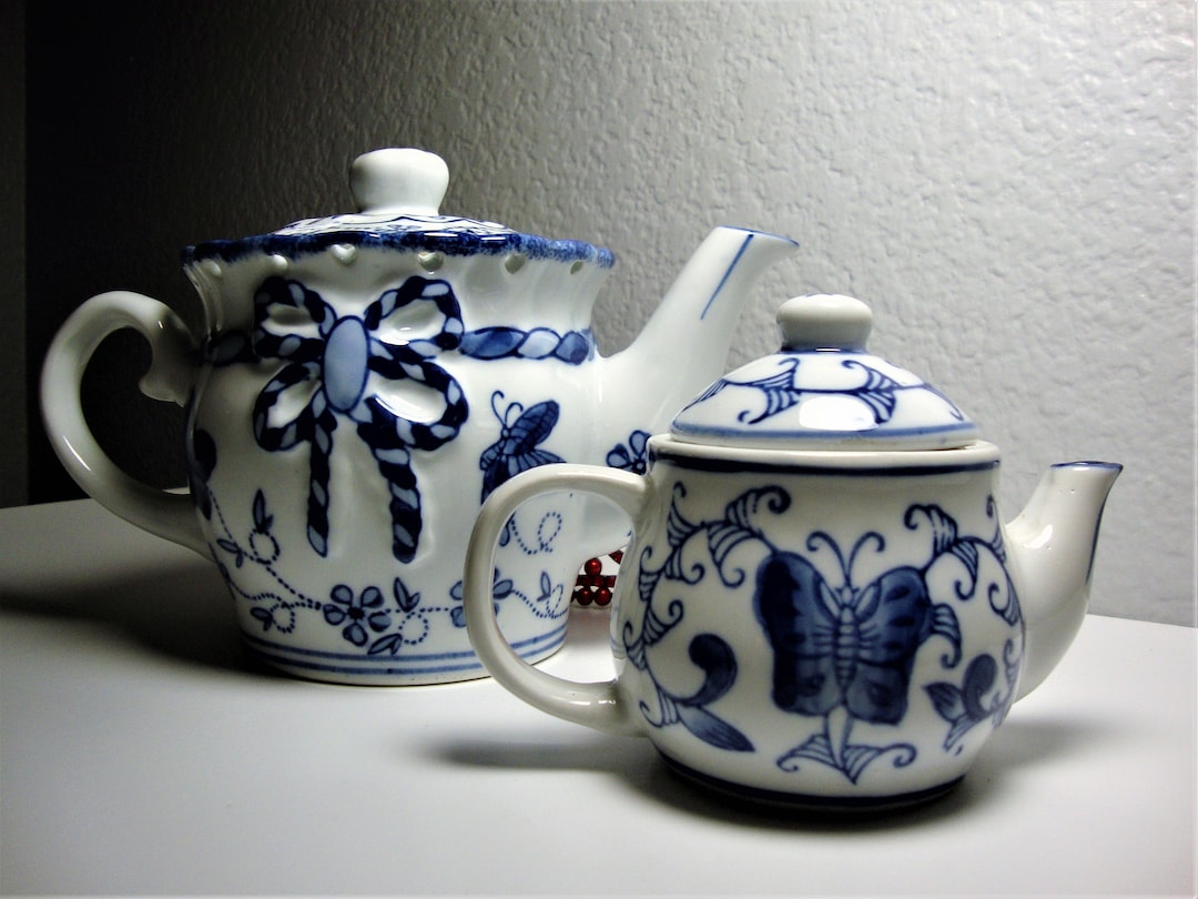 Vintage BLUE & WHITE TEAPOTS - Pair of Porcelain Blue and White Teapots ...