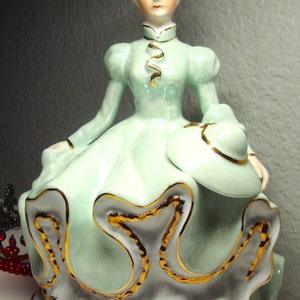 Vintage BELLE MUSIC BOX - Porcelain Southern Belle Music Box - Green ...