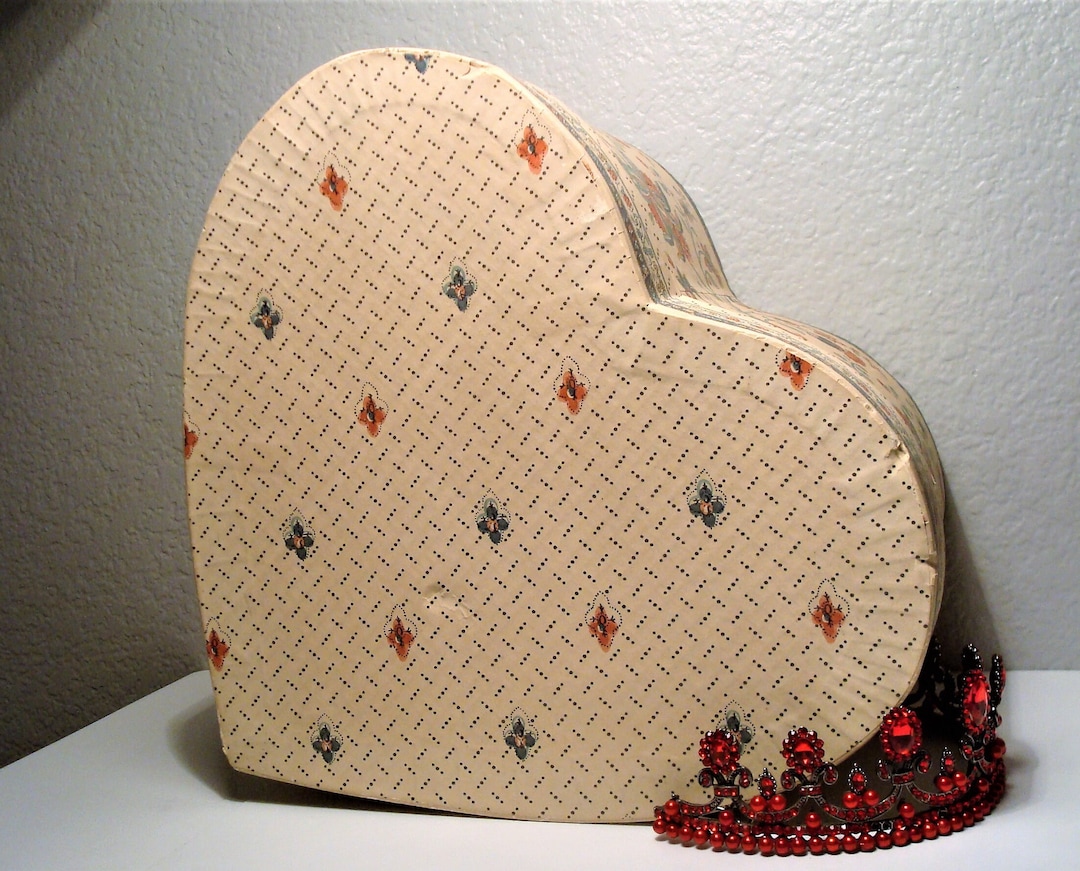 Vintage Heart Hat Box: Jacobean Print Cardboard Storage - Etsy