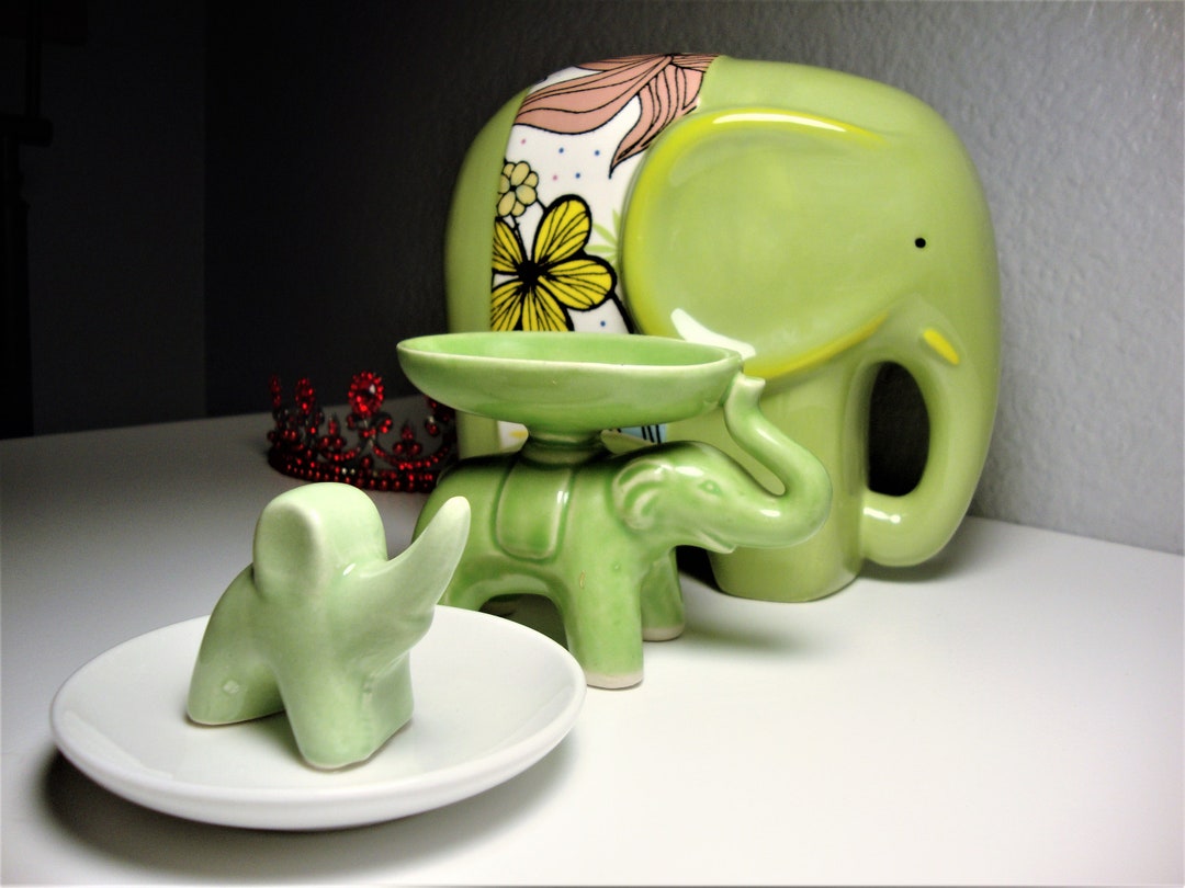 Vintage GREEN ELEPHANT TRIO - Ceramic Green Elephants: Elephant W/ Oval ...