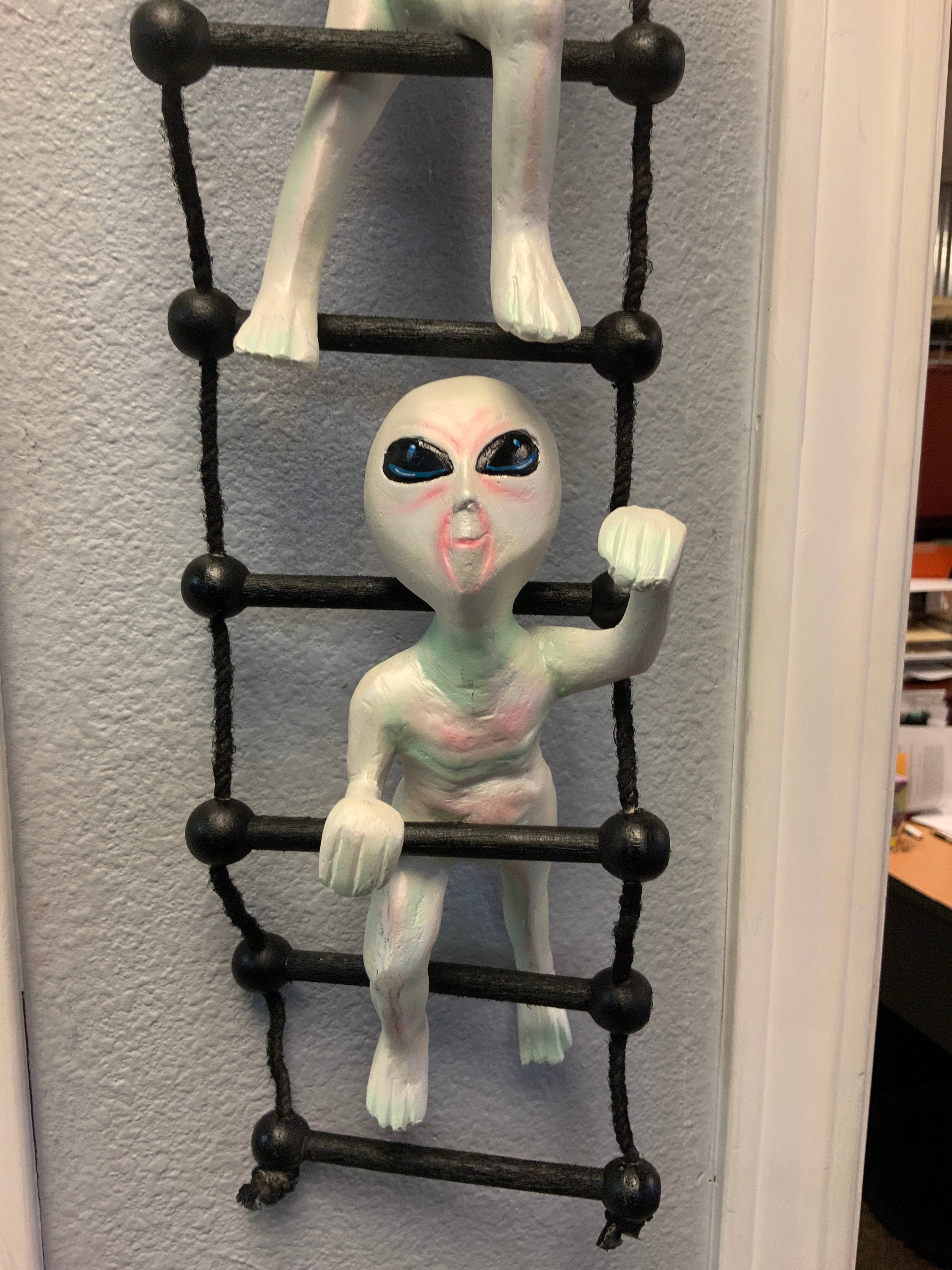 Aliens on Rope Ladder Statue - Etsy