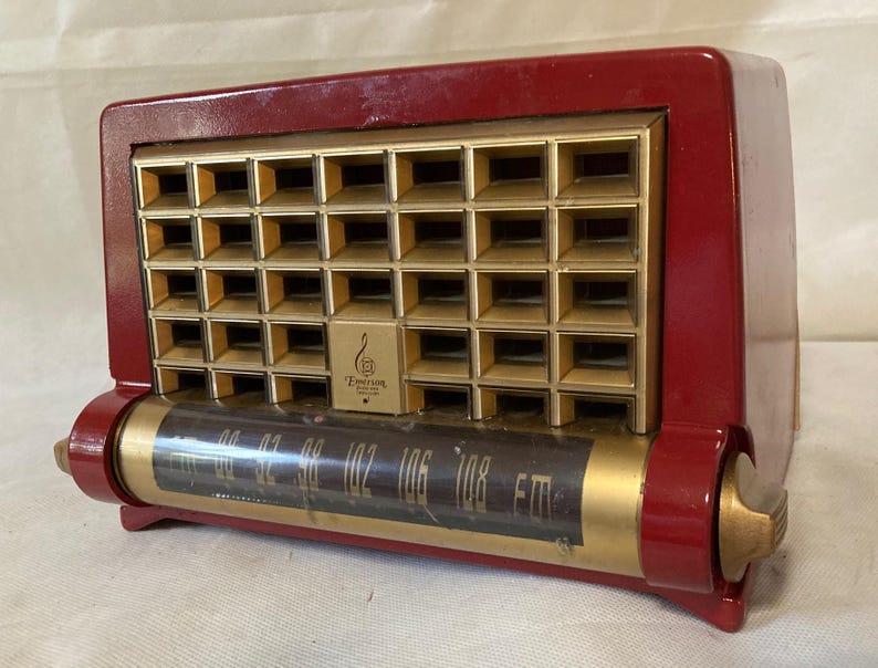 Vintage Deco 1949 Emerson Radio 602-C Now a Very Cool Bluetooth Speaker ...