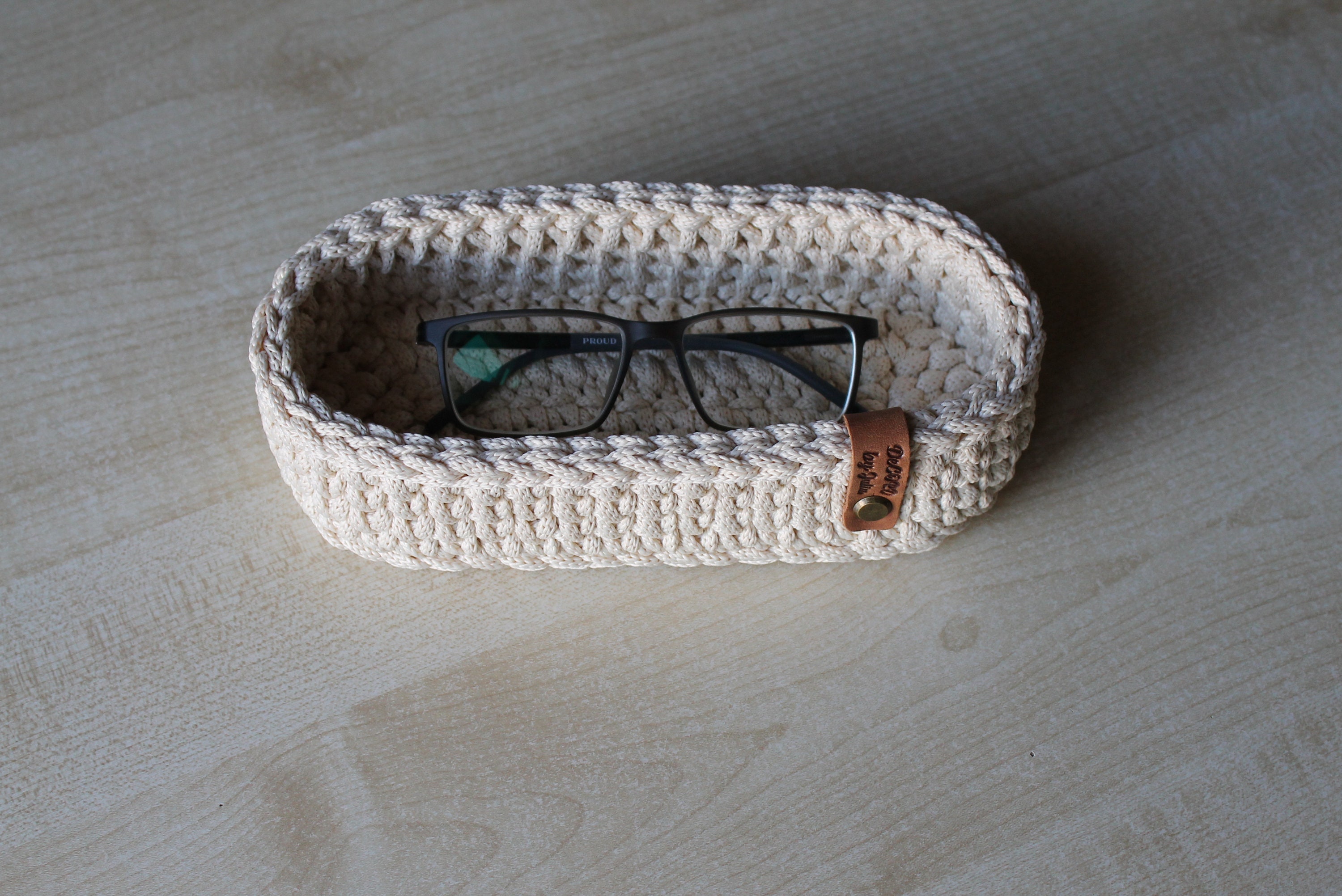 Glasses Holder Oval Eyeglasses Stand Holder Crochet Glasses Storage ...