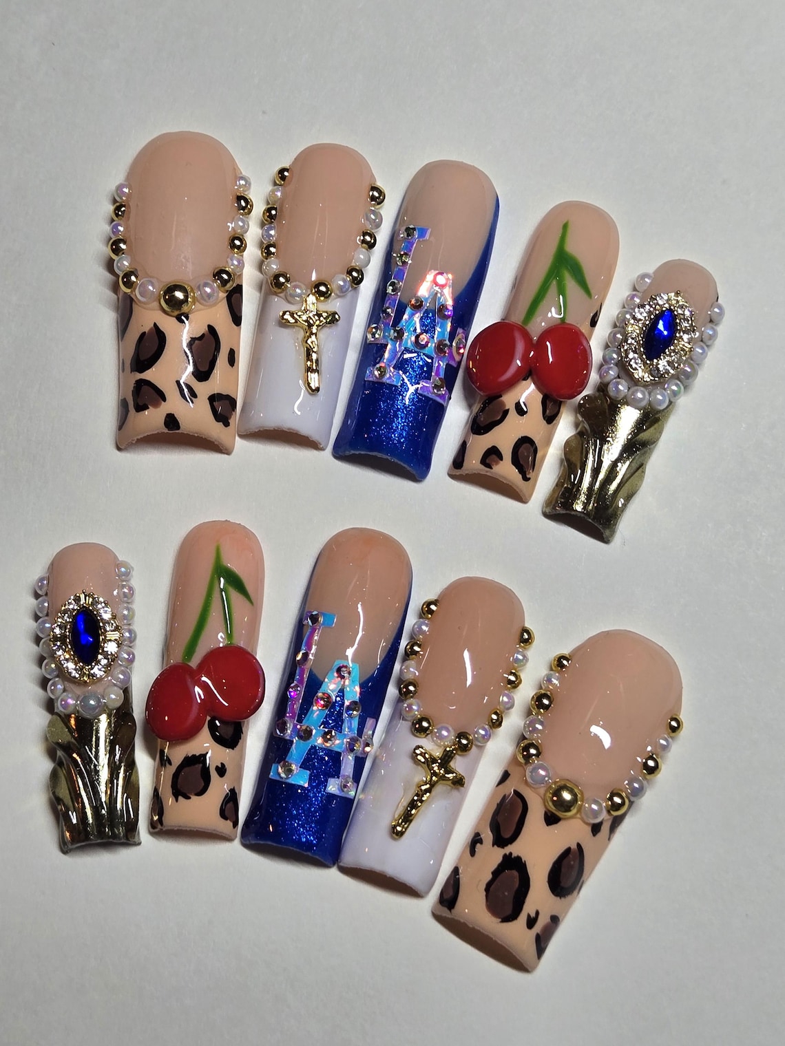 LA DODGER NAILS - Etsy