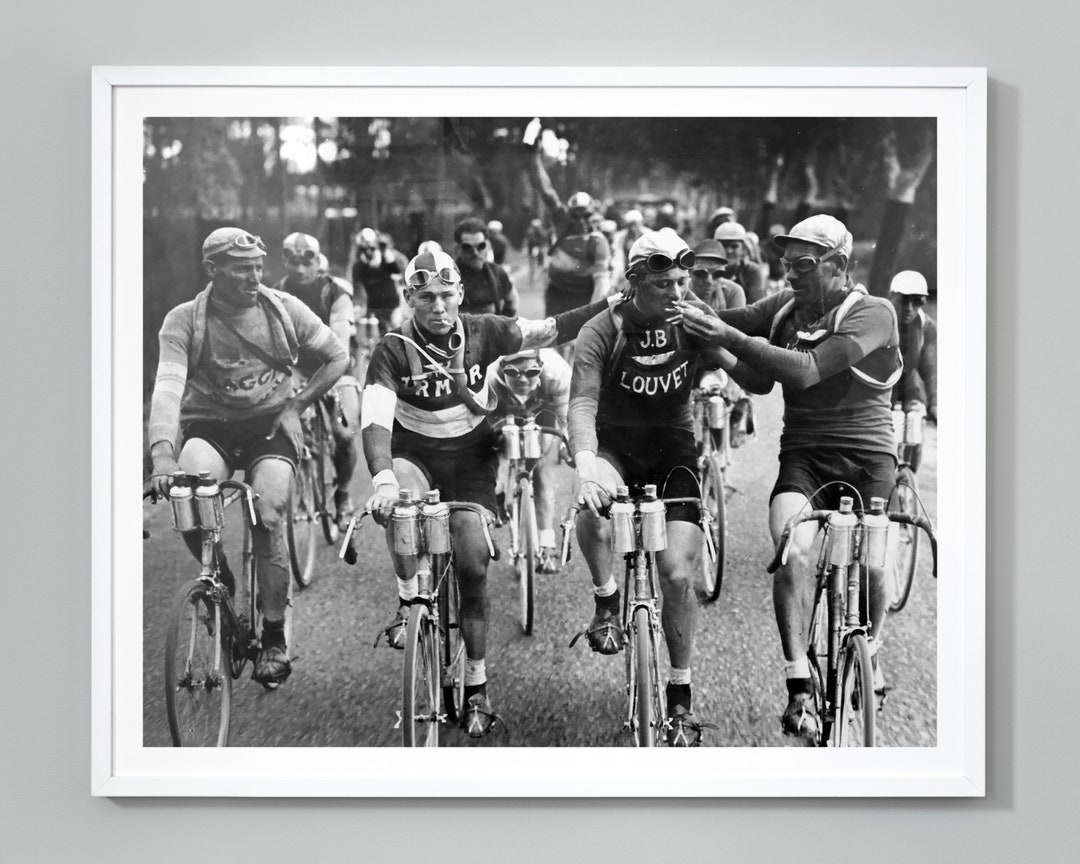 Tour De France Cyclists Smoking Print, Tour De France Bikers Poster ...