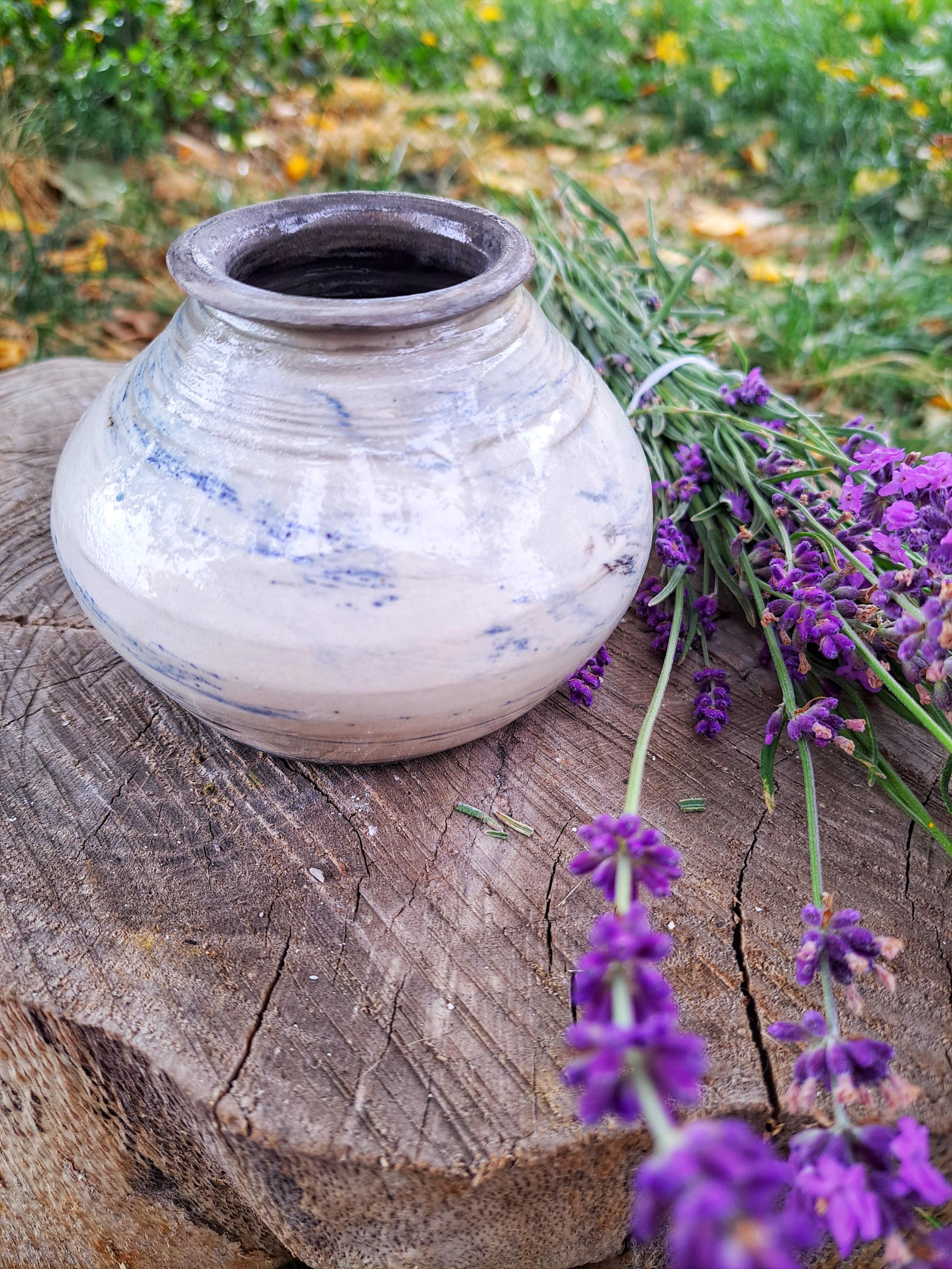 Small Round Ceramic Swirl Vase - Etsy