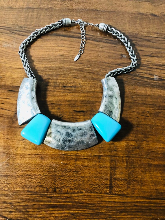 Hammered silver turquoise choker necklace. - Gem