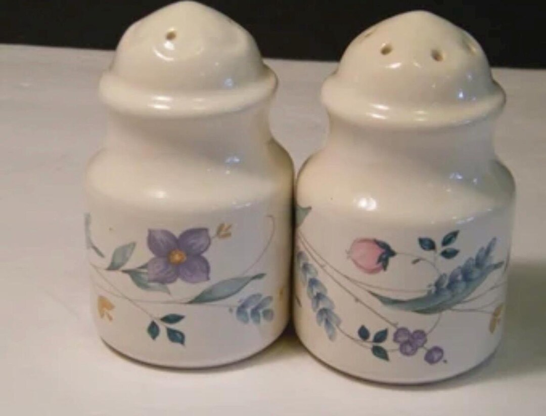 Vintage Pfaltzgraff April Salt & Pepper Shaker Ceramic Rare - Etsy