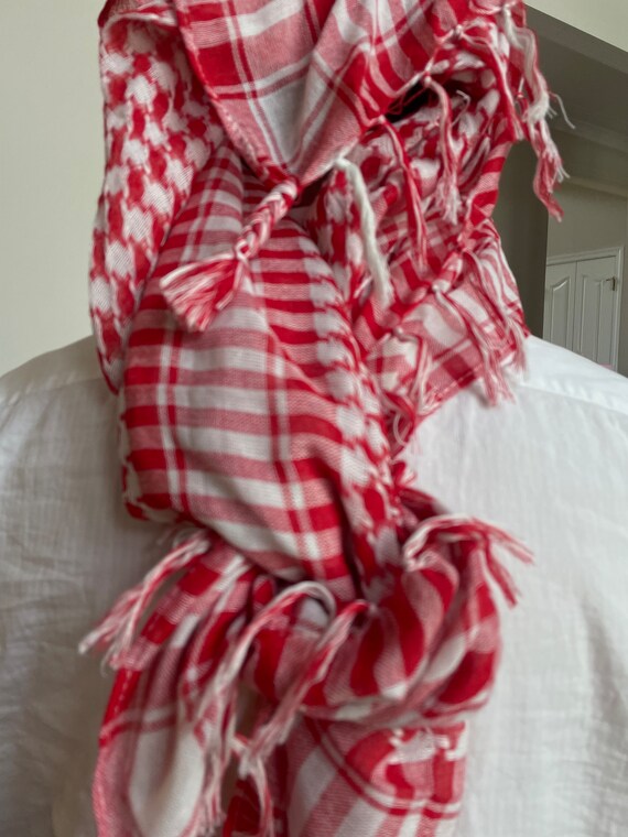 Palestinian keffiyeh, the original Palestinian scarf,… - Gem
