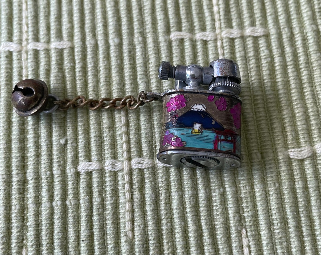 Vintage Japan PYGMY Miniature Working Lighter W/enamel Beautiful Scene ...