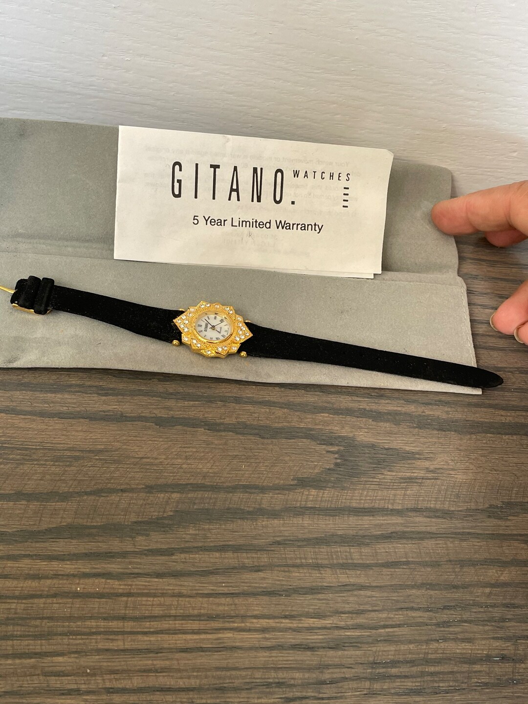 Vintage GITANO Quartz Gold Tone W/ Leather Strap Women Wrist Watch ...