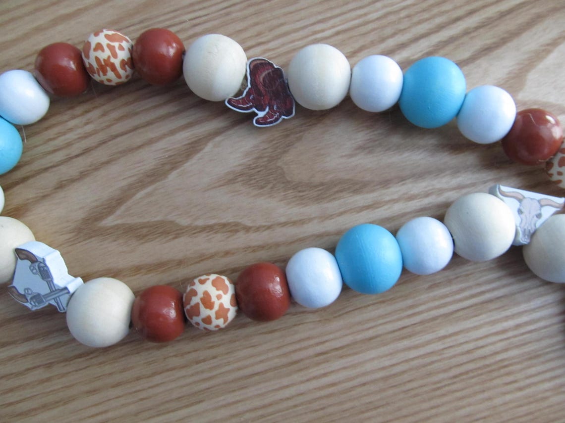 Western Cowgirl Wood Bead Garland With Boot & Highland Cow Sign - Etsy