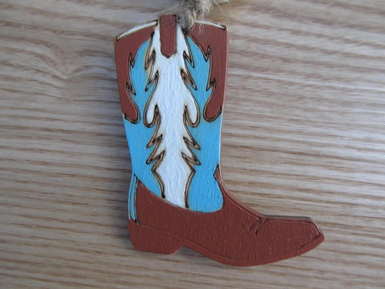 Western Cowgirl Wood Bead Garland With Boot & Highland Cow Sign - Etsy