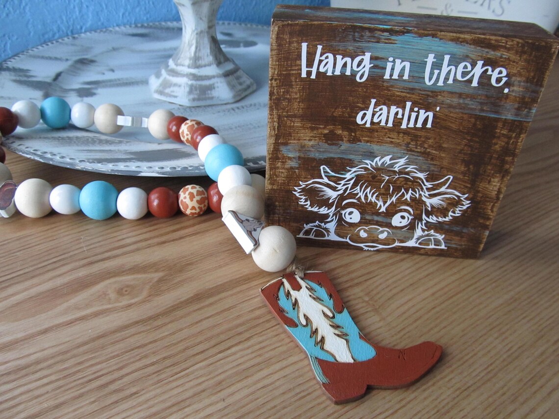 Western Cowgirl Wood Bead Garland With Boot & Highland Cow Sign - Etsy