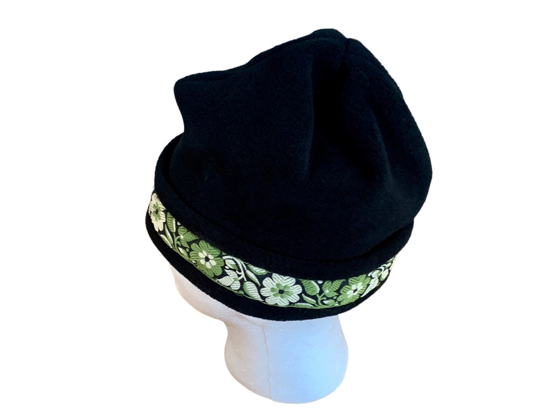 DIGME Black Polar Fleece Hat With Vintage Daisy Trim - Etsy