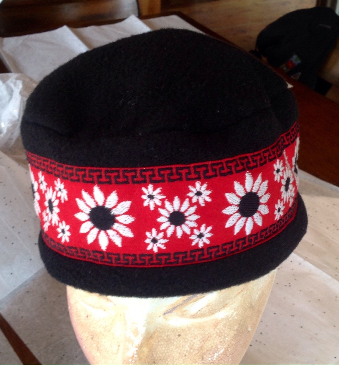 DIGME Retro Fleece Pillbox Hat: Daisy Jacquard Trim, Winter Warmth - Etsy