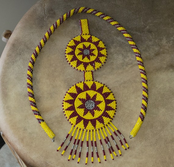 Vintage Native American bead Shield, Peyote beaded ro… - Gem