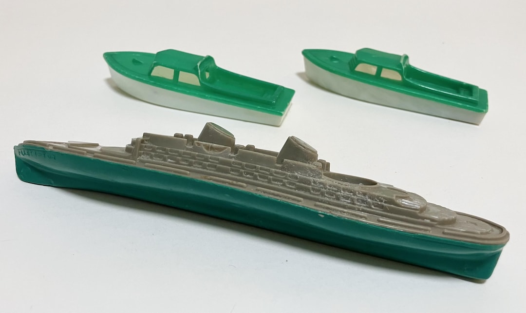 Vintage 1940s Plastic Toy Boats – Ardee Ocean Liner & Wannatoy Pleasure ...
