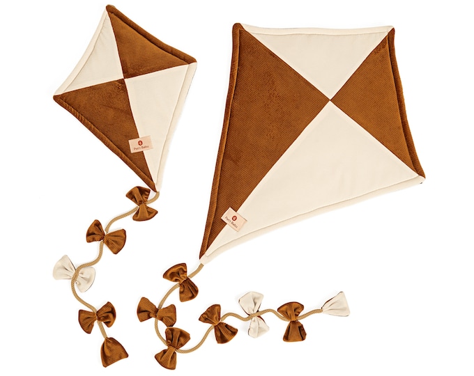 Tiny Robot Clothespin Automaton Flying a Kite (it Pulls on the Kite ...