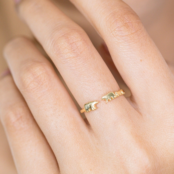 Bear Signet Ring - Etsy