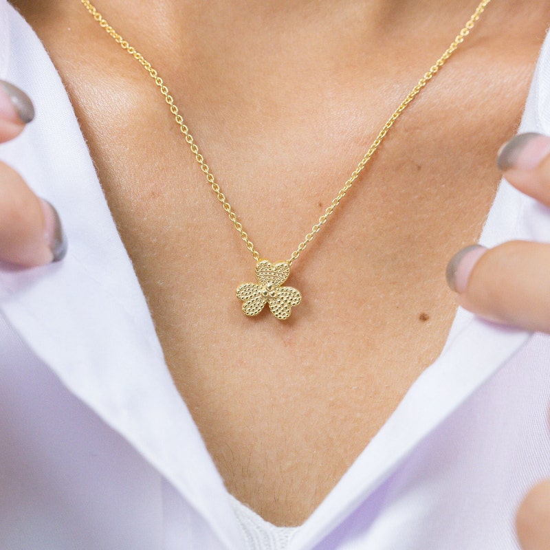 Clover Necklace - Etsy