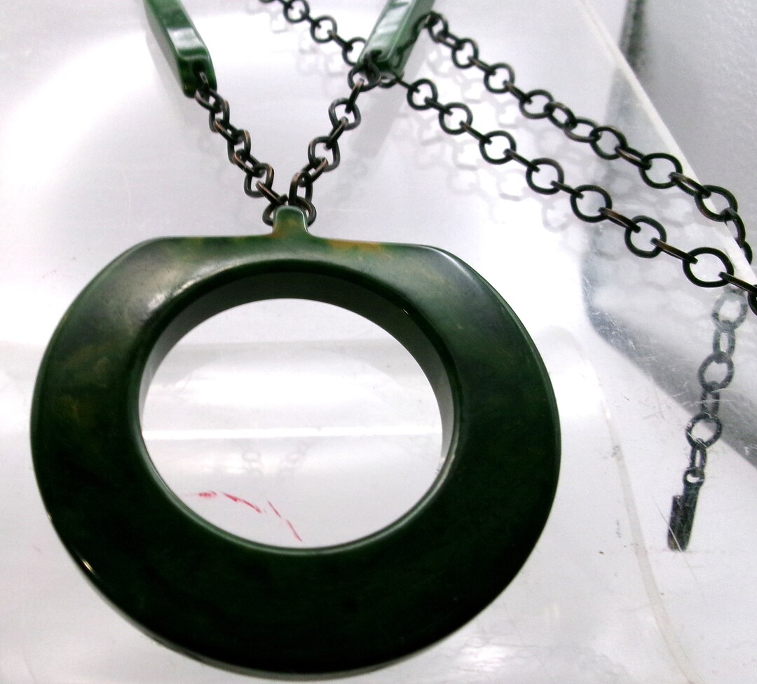 Vintage Spinach Green Bakelite Necklace 1960-70s Hippy - Etsy