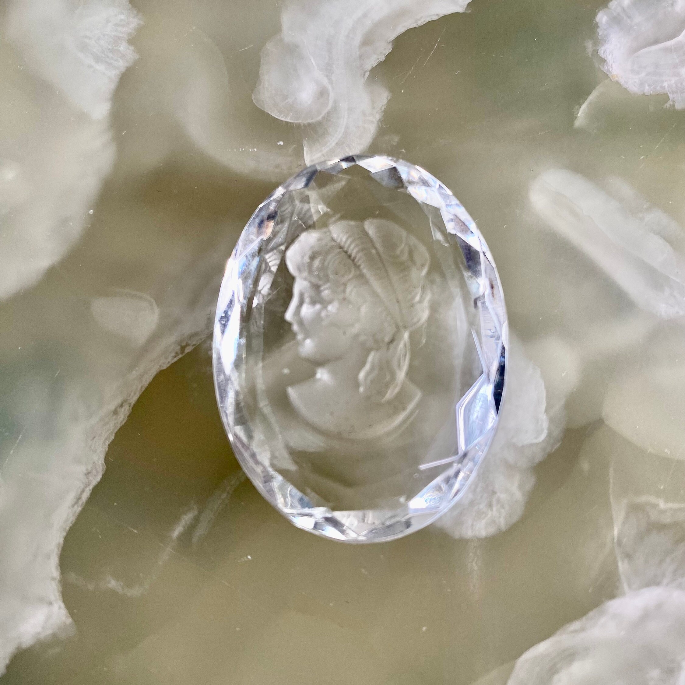 VINTAGE CLEAR GLASS Reverse Intaglio Cameo - Etsy