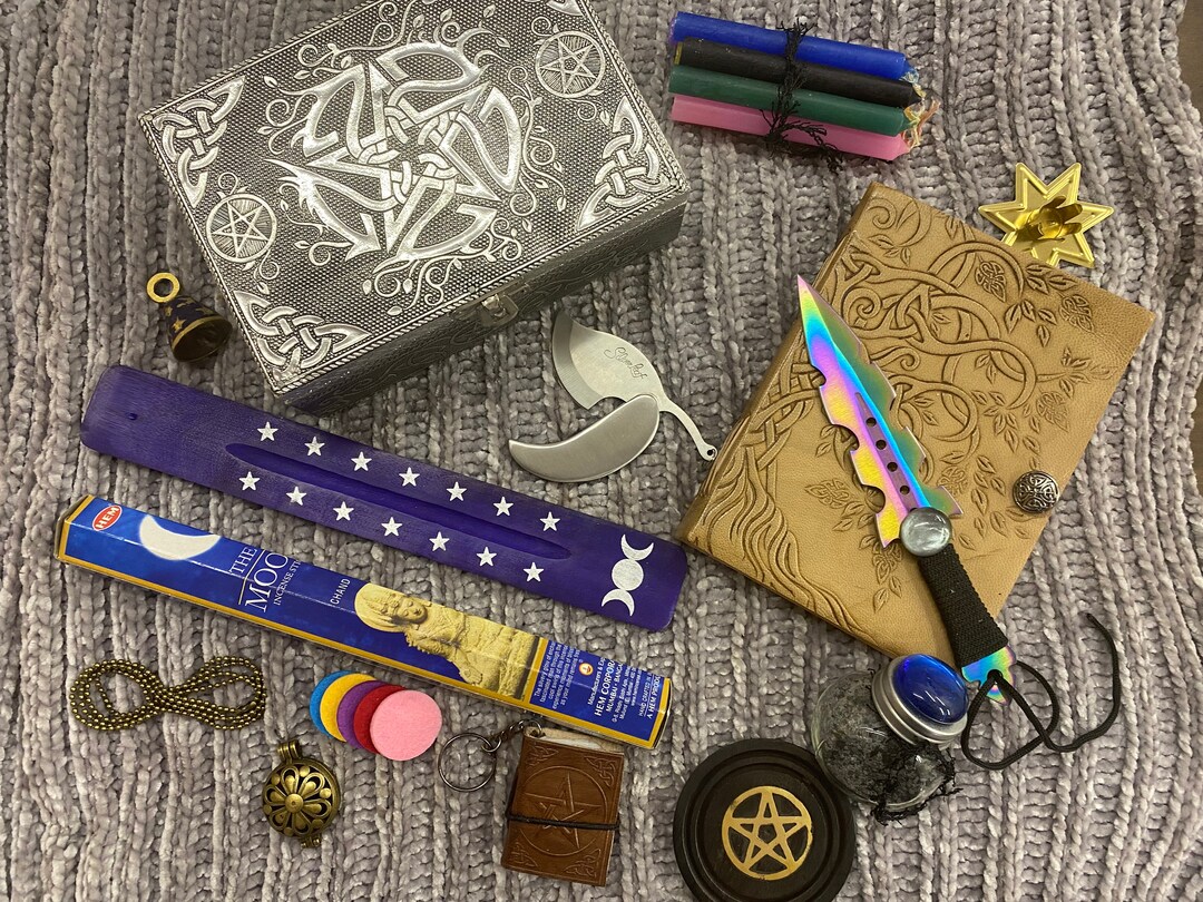 Altar Kit Celtic Pagan 13 Components Plus 100 Spells and Instructions ...