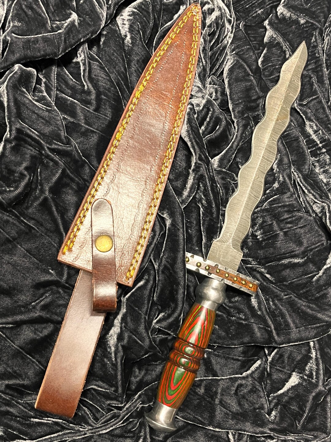 Athame / Dagger - True Damascus Steel Kris Blade Walnut, Steel and ...