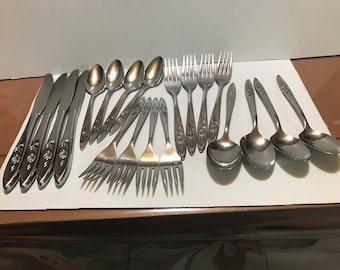 Oneida My Rose Stainless Flatware Set, Service for 8 in Chest, Serving ...