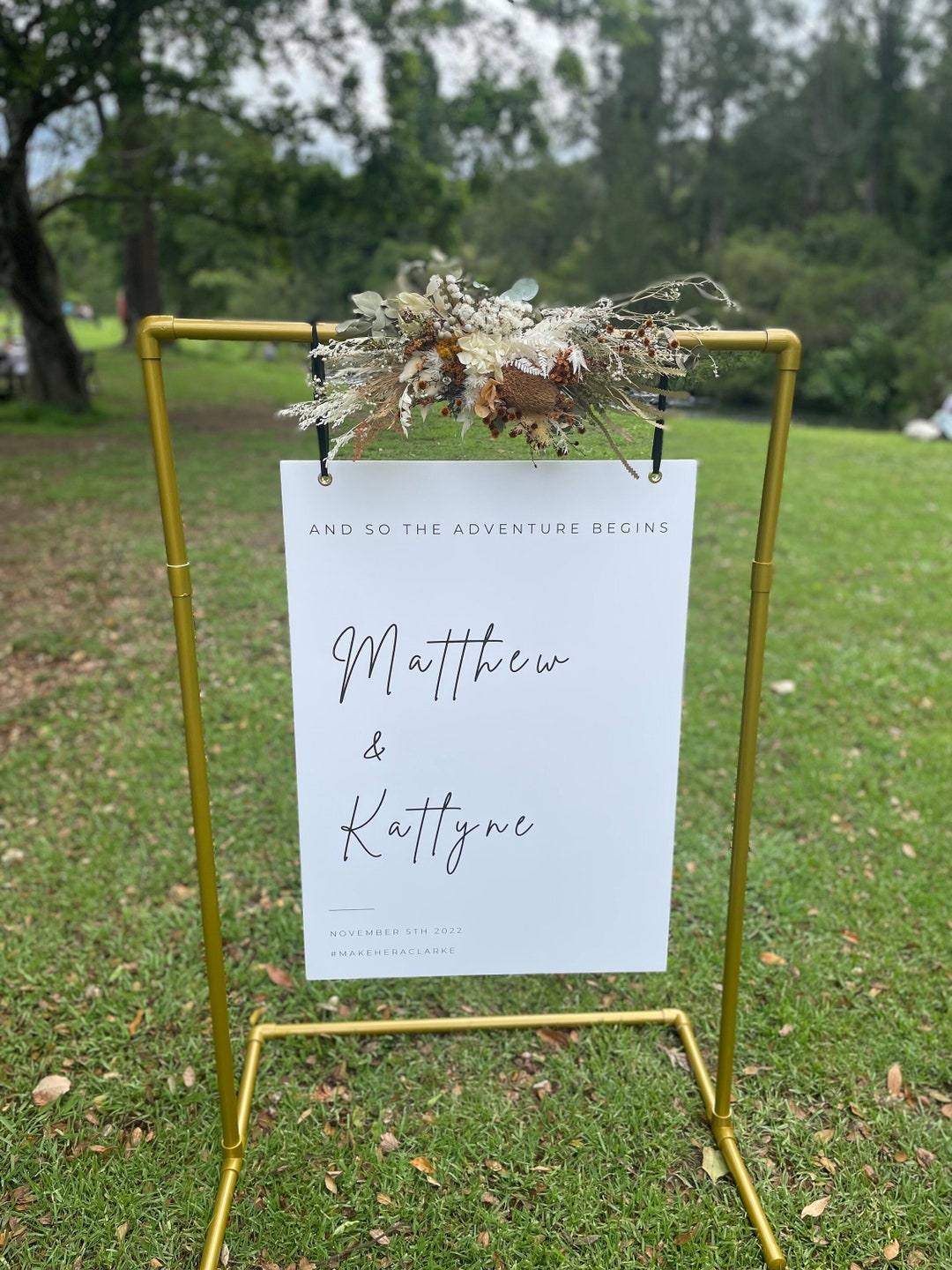 Customizable Welcome Sign Board Flowers, Dried Flower Sign Board ...