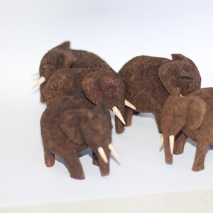 Herd of 5 Carved Dolf/mukwa/kiaat Wood Elephants. African Teakwood Set ...