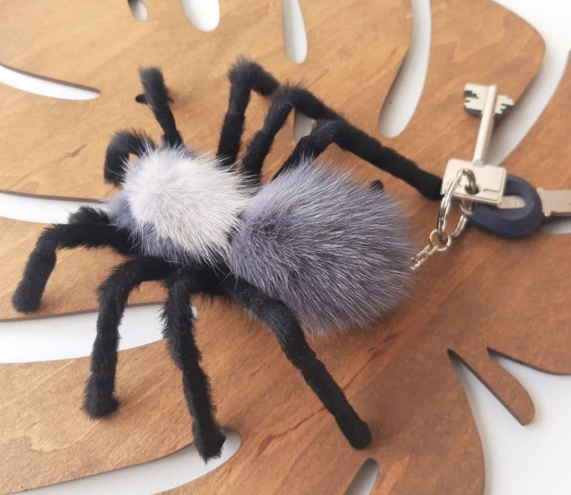 Spider Keychain, Pom Pom Key Chain, Funny Fluffy Car Accessories for ...