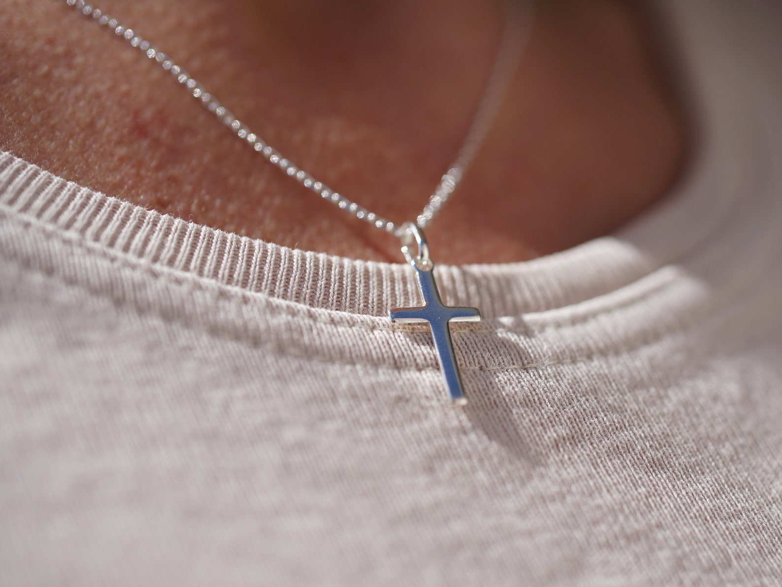 Collar cruz con colgante pequeño de plata, cruz católica y cristiana ...
