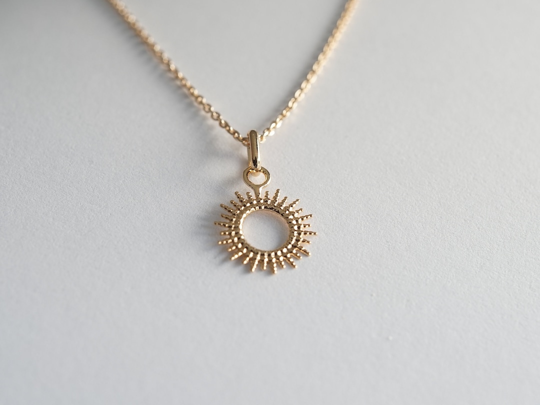 Sun Necklace With 18K Gold-plated Pendant in the Shape of the Sun for ...