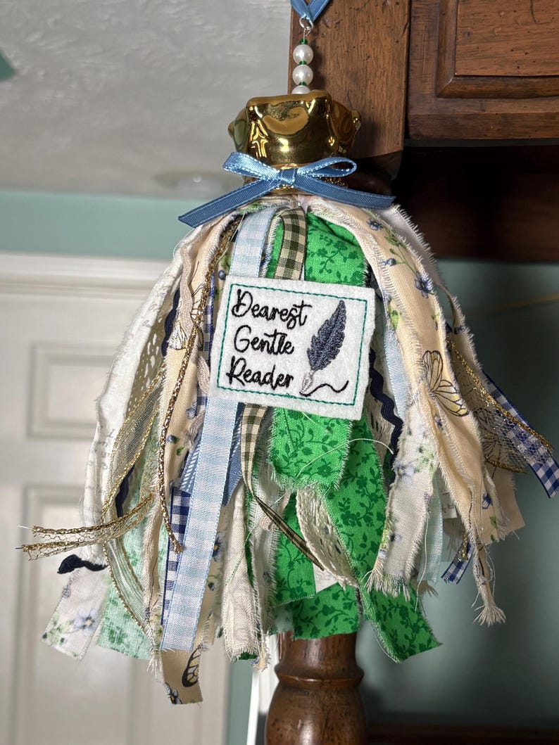 Bridgerton” Inspired “dearest Gentle Reader” Gold Crown Salt Shaker ...