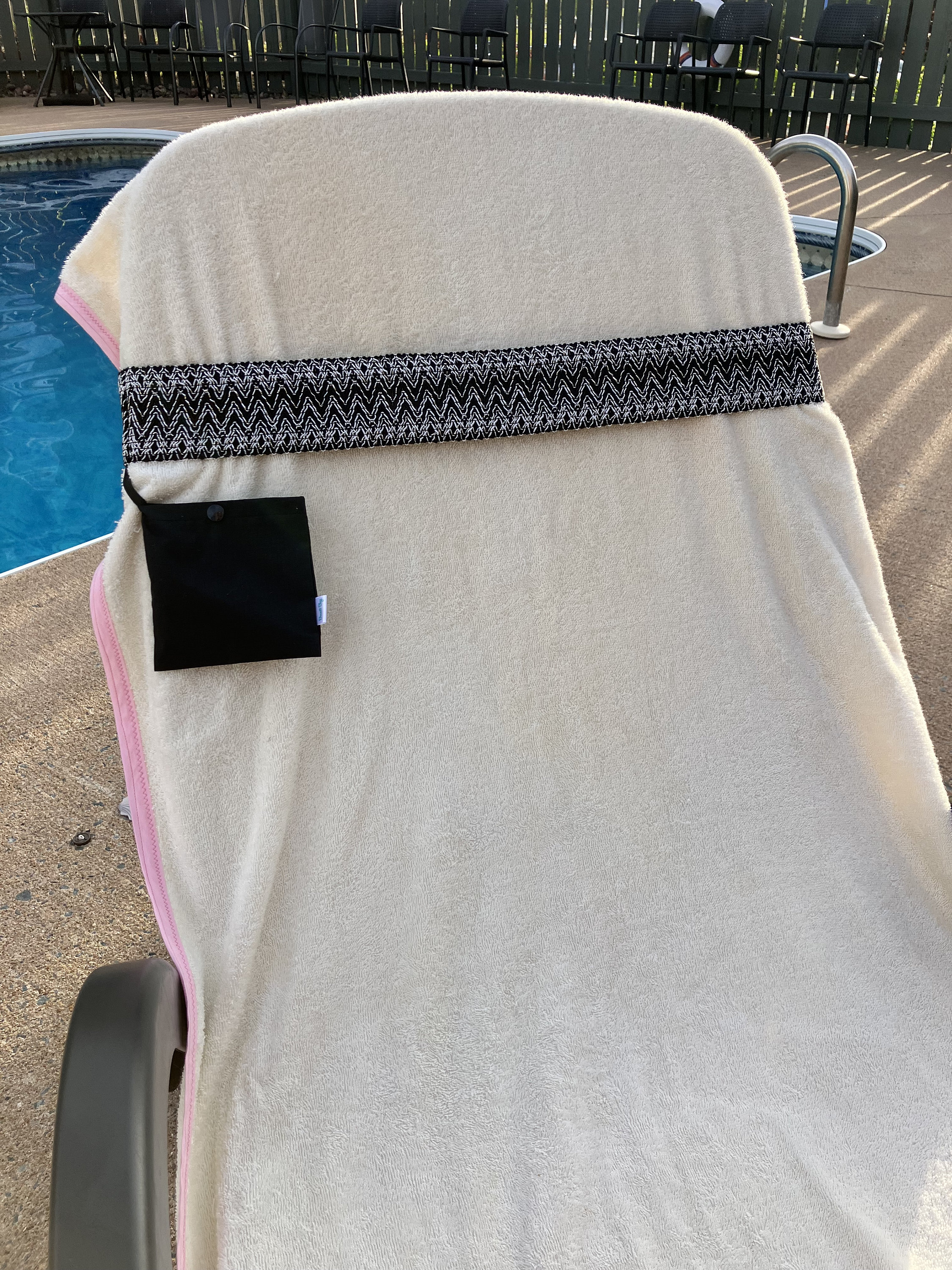 Beach Towel Band With Attached Pouch Pool Accessory Beach Towel Strap ...