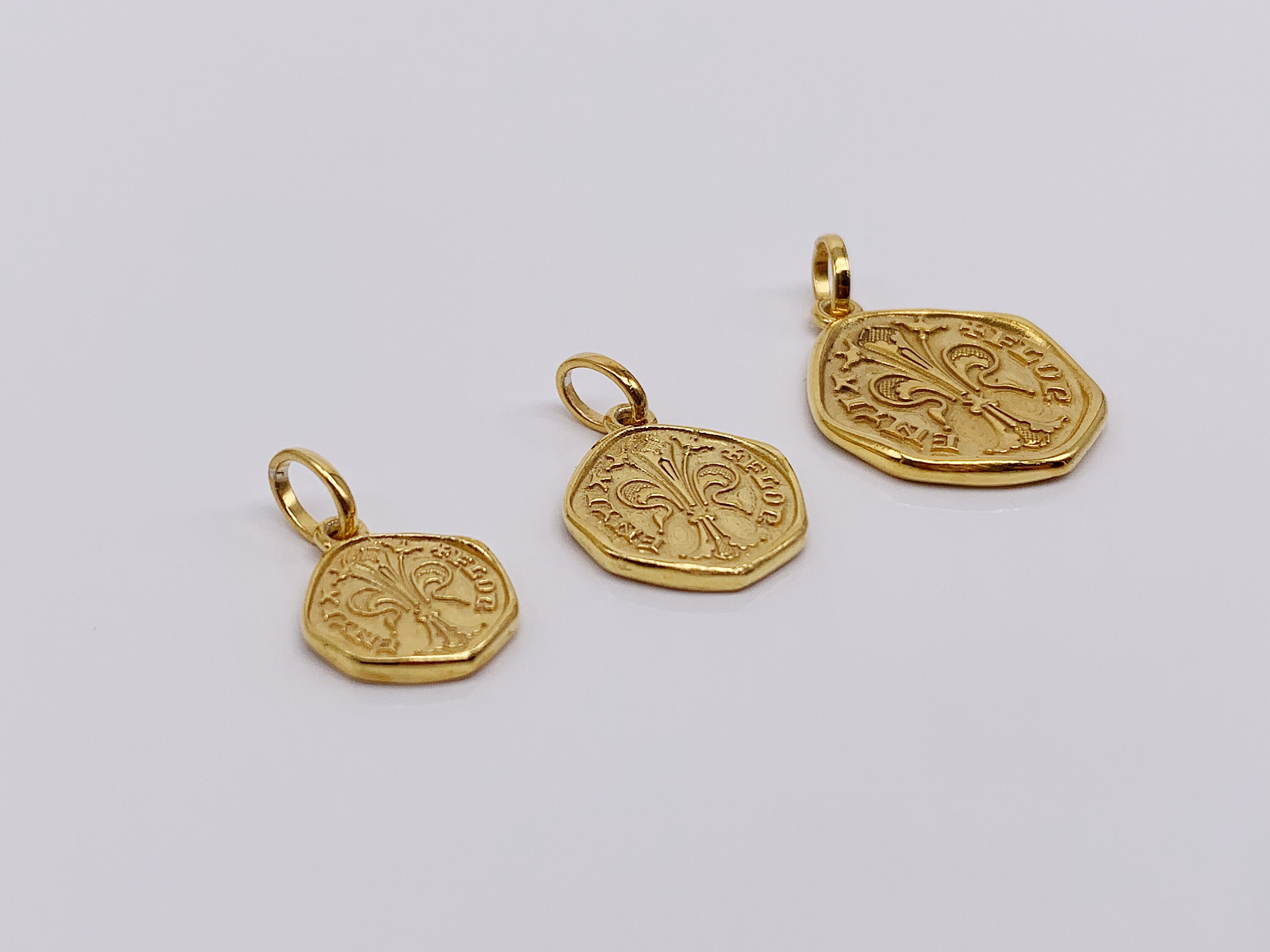 Florin of Florence Lucky Coin Pendant Talisman in 18kt Gold - Etsy