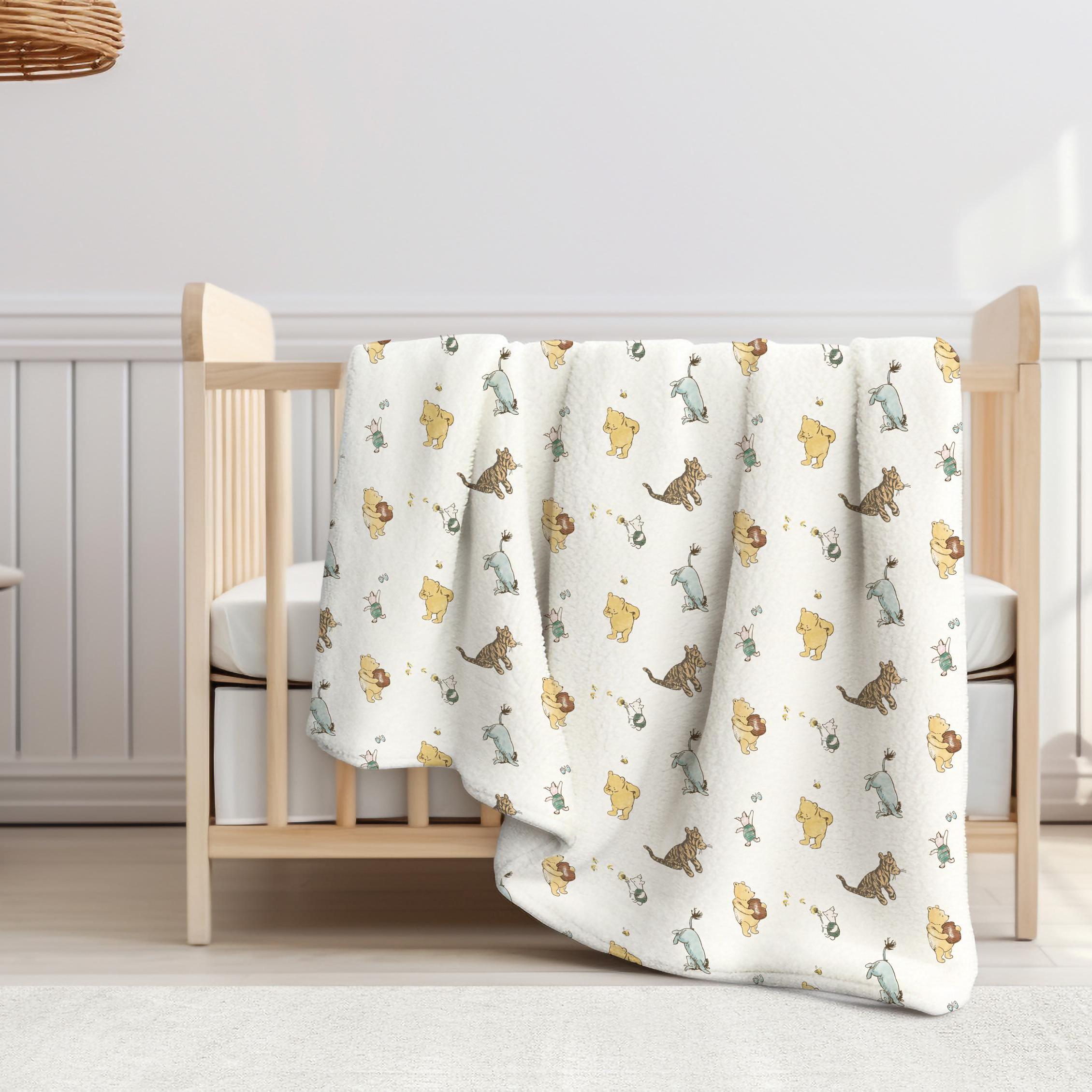 Classic Winnie the Pooh Seamless Pattern | Piglet Eeyore Tigger ...