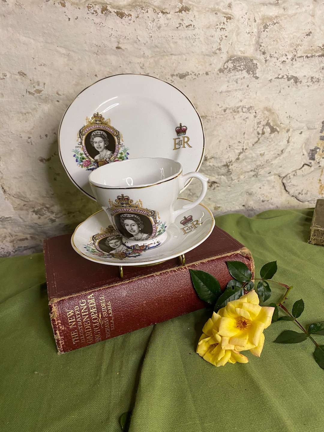 Queen Elizabeth II Silver Jubilee Bone China Trio by Mayfair Pottery - Etsy
