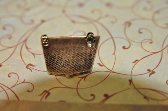 Southwestern Inspired pin. - Gem