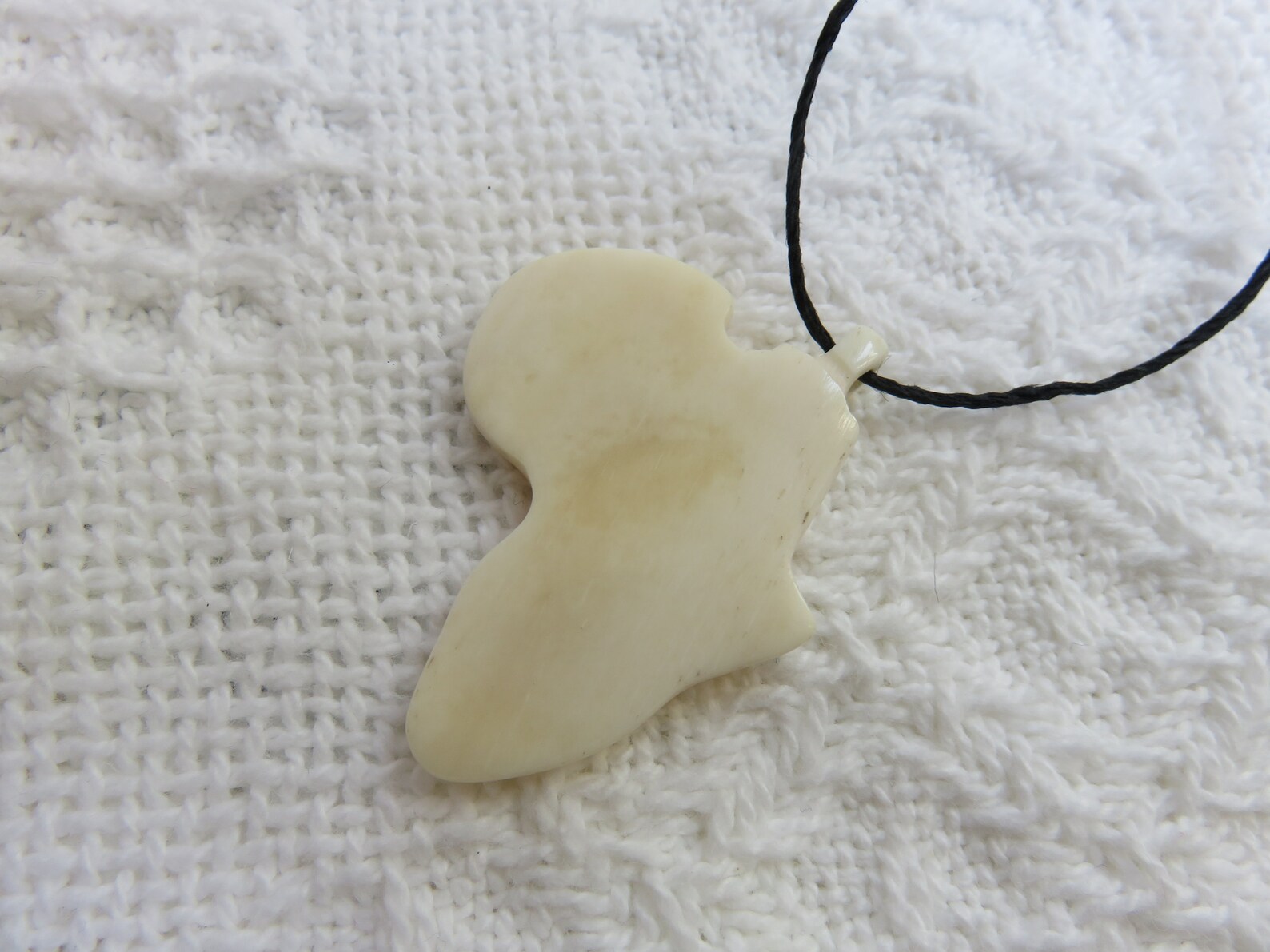 African Art Ethnic Jewelry Shona Carving Polished COW BONE AFRICA Map B ...